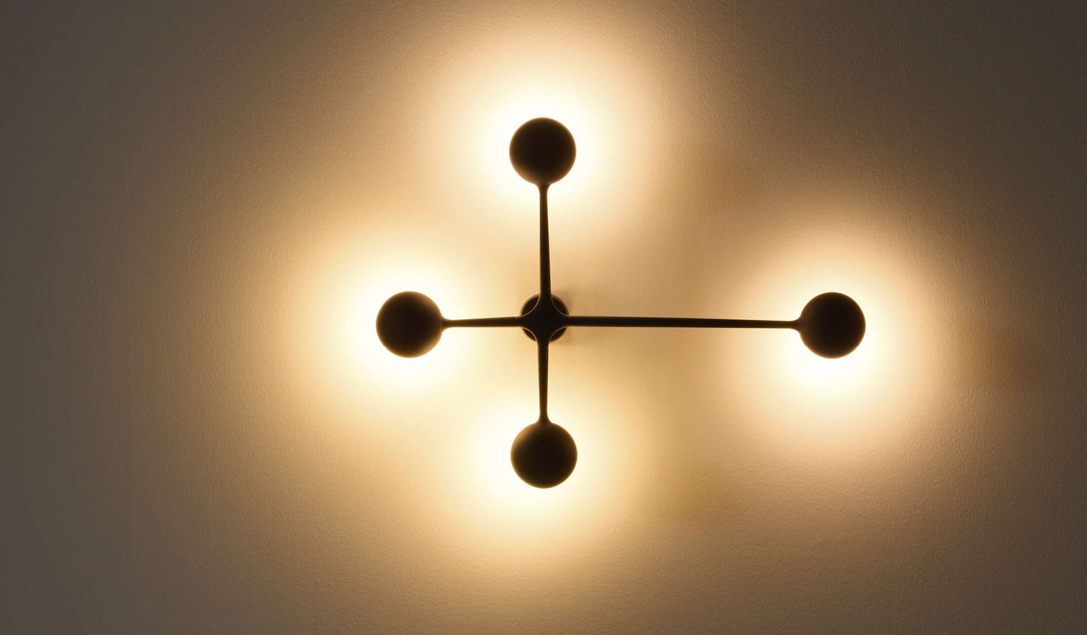 Dot Pattern Light - 4 Sphere Wall Lamp - Cassina