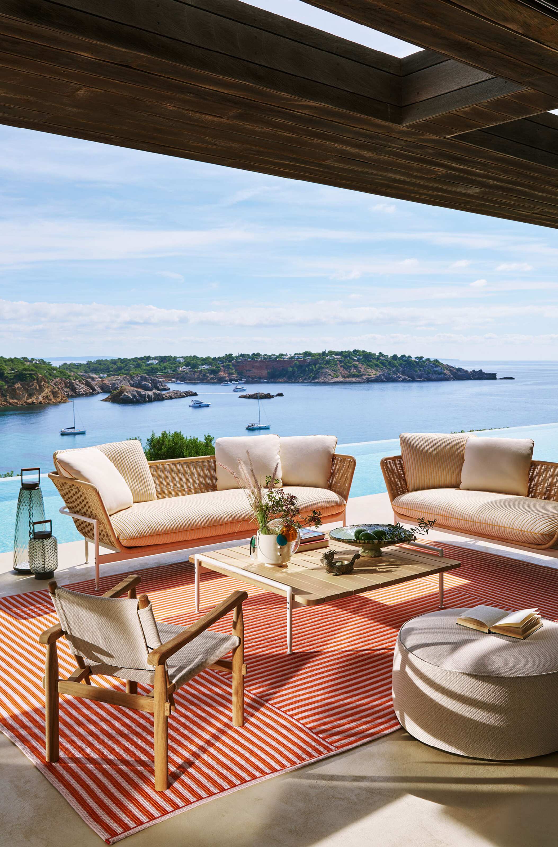 Esosoft Outdoor sofa | Antonio Citterio
