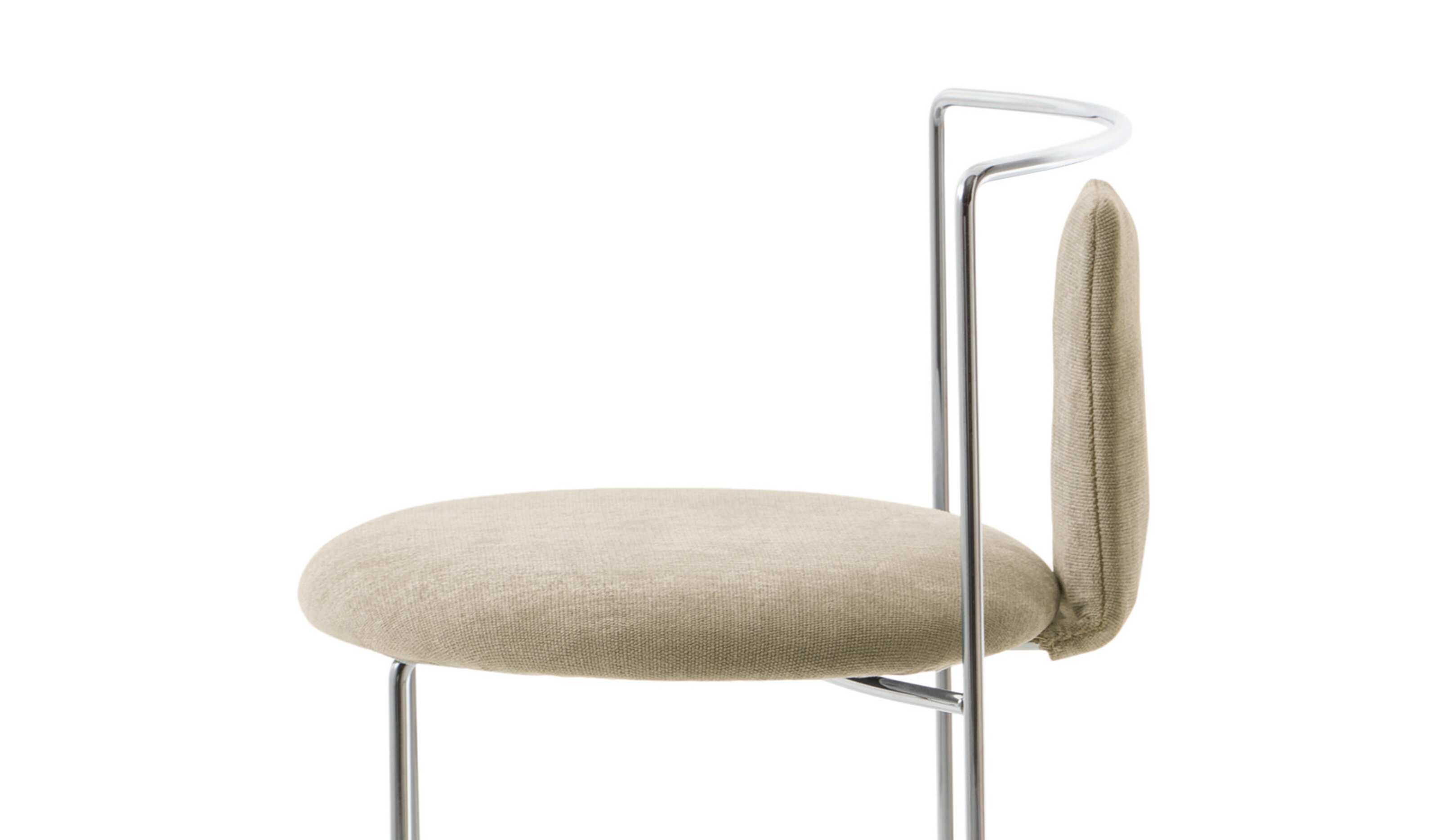 Gaja Bar Stool by Kazuhide Takahama | Cassina