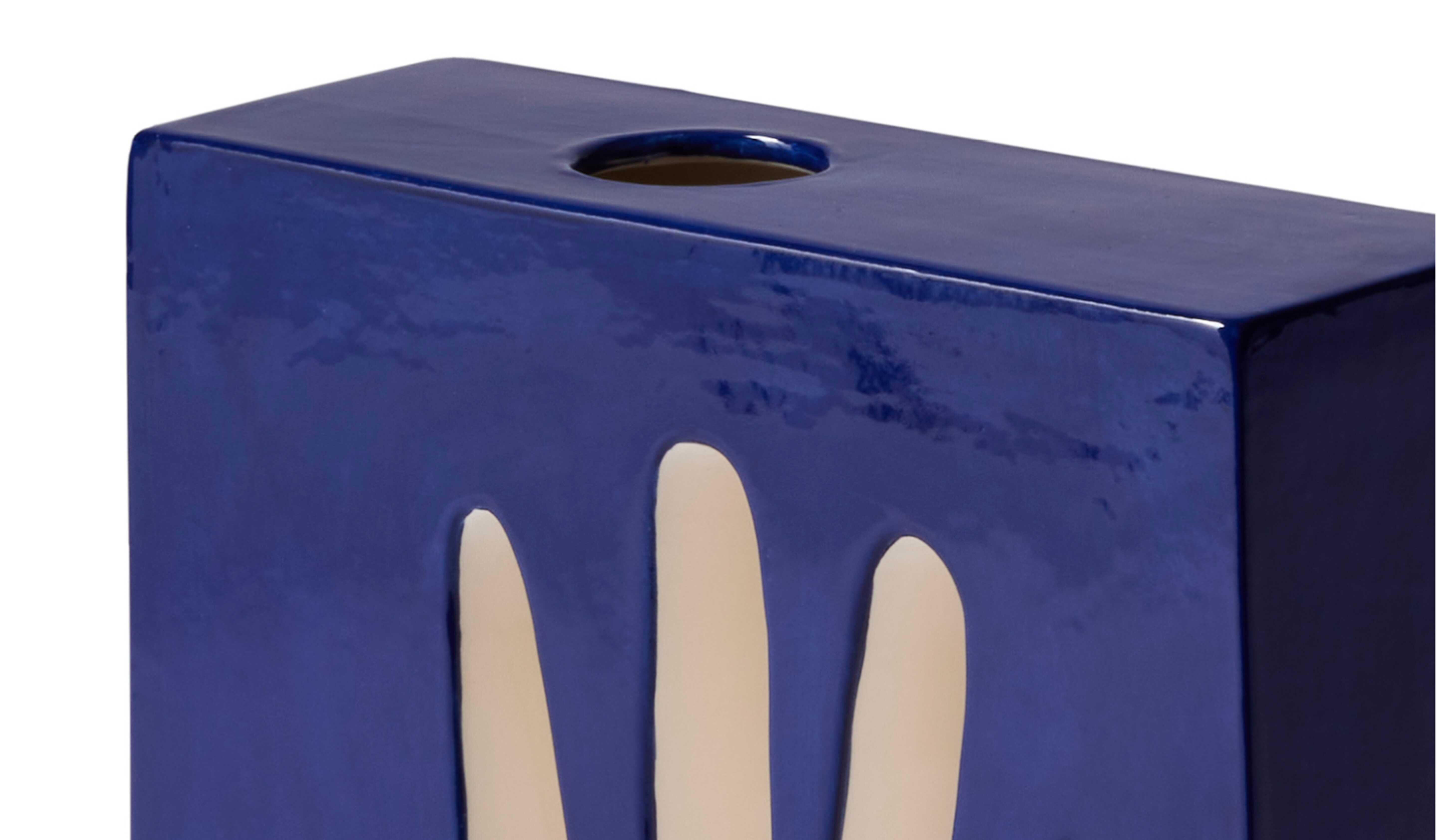 Impronta - Mano vase, design by Ico e Luisa Parisi