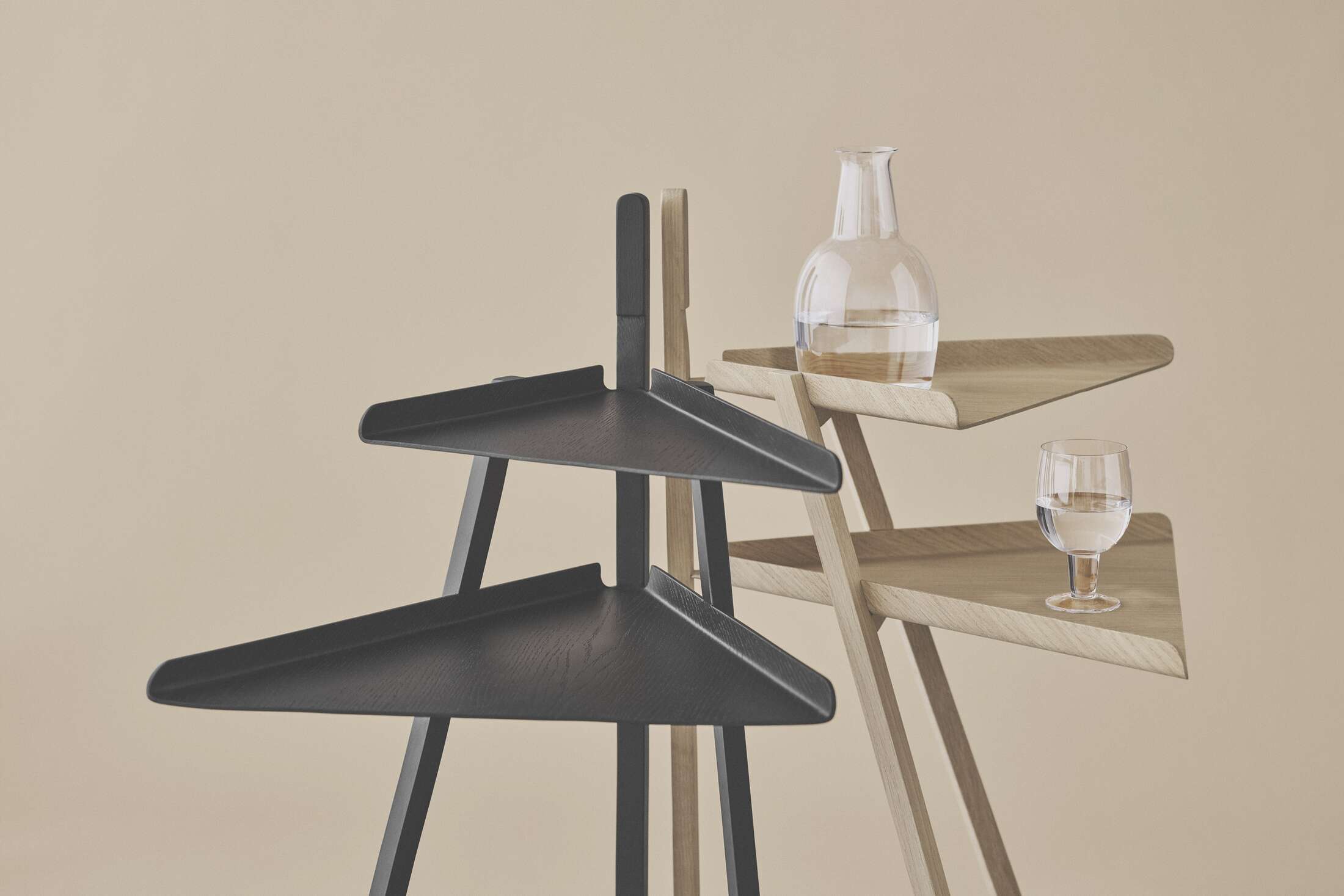 Trio Bookshelf by Achille e Pier Giacomo Castiglioni | Karakter x Cassina