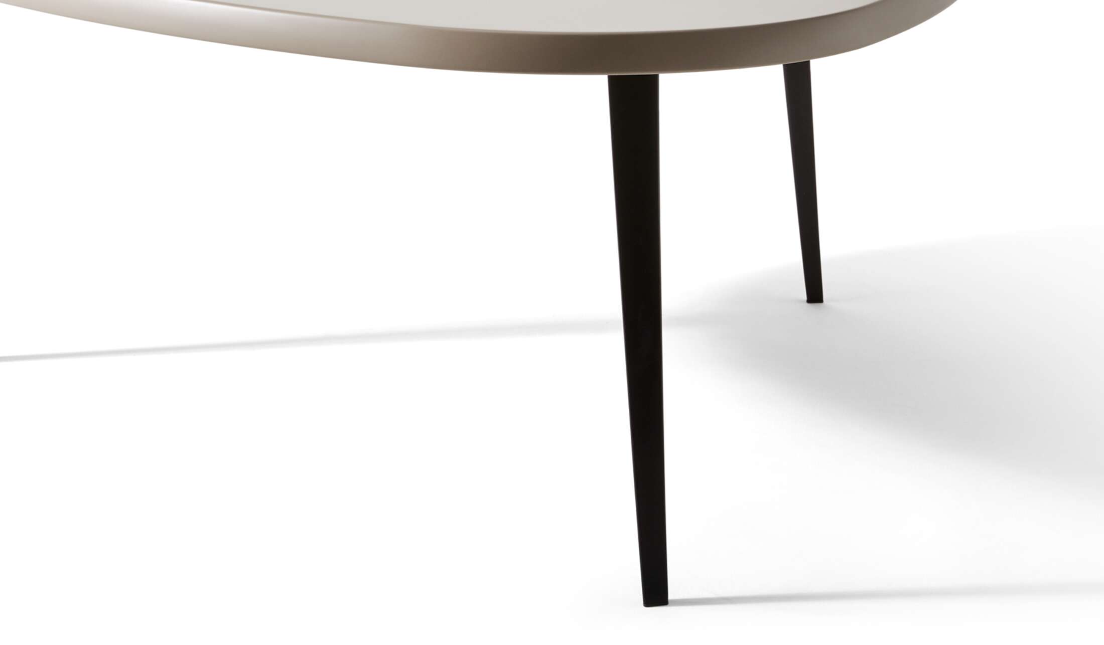 Mexique Outdoor Table | Charlotte Perriand