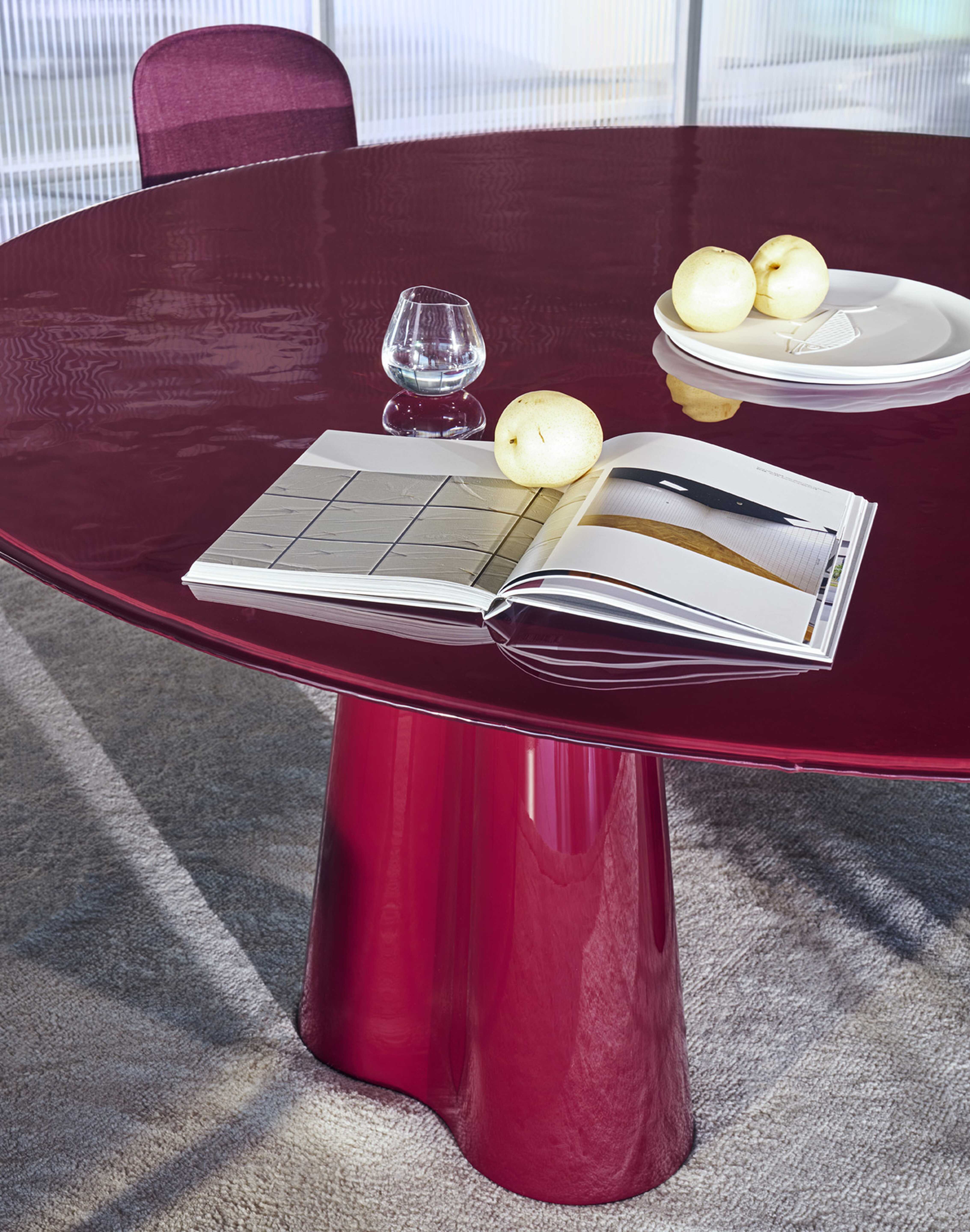 Treflo Round Table - Designed by Ronan Bouroullec - Cassina